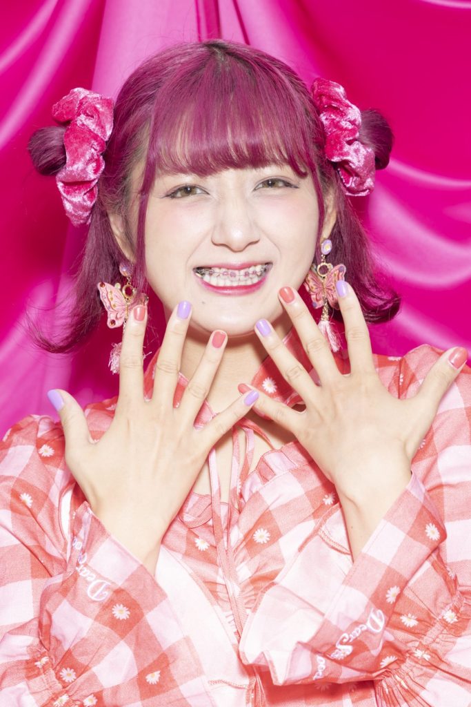 Youtube「しなこ Shinako / ASMR」チャンネルが小中学生に人気を誇り続ける理由 | GOETHE