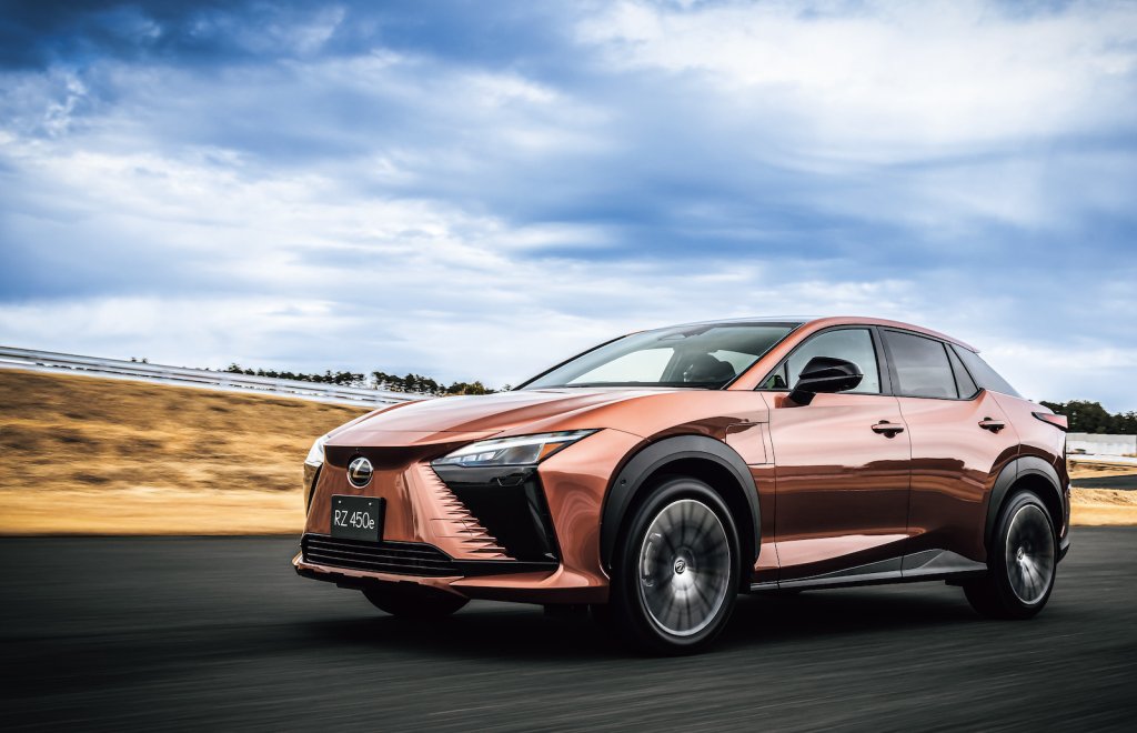 レクサス初のBEV専用モデル「RZ」の実力とは＜試乗＞ | GOETHE