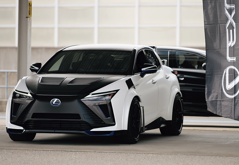 レクサス初のBEV専用モデル「RZ」の実力とは＜試乗＞ | GOETHE