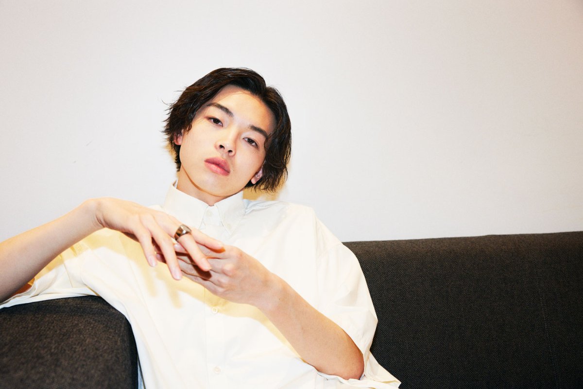 TikTok再生20億超！ デビュー2年で音楽界を賑わす、imaseとは | GOETHE