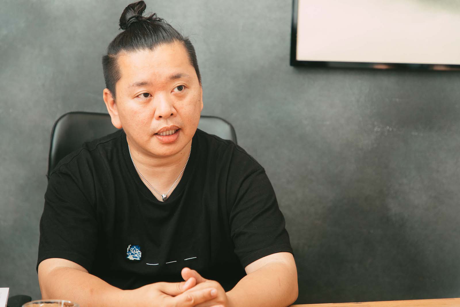 マーベル作品の生みの親も絶賛。一流のグラフィックデザイナーは、いかにAIと共存するのか？ | GOETHE