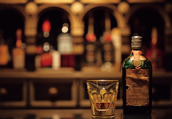 貴重なオールドボトルに出合える、会員制バー「Ne Plus Ultra 銀座」 | GOETHE