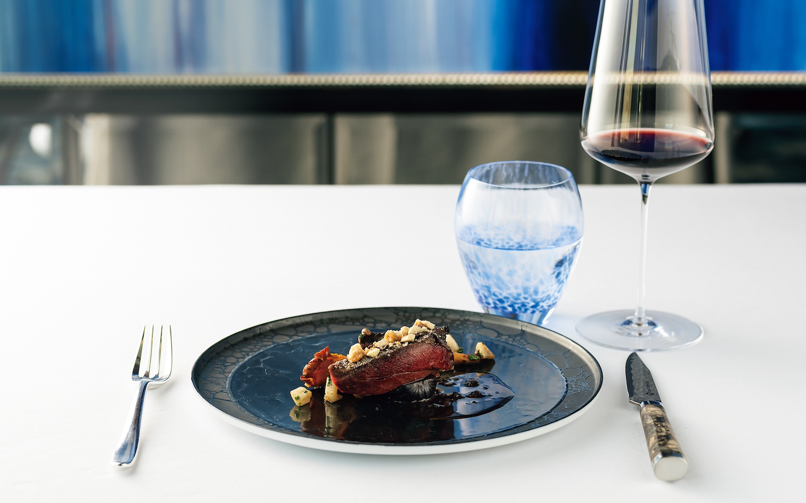 ザ・リッツ・カールトン東京45階、三つ星シェフ監修の次世代フレンチ「Azure 45」 | GOETHE