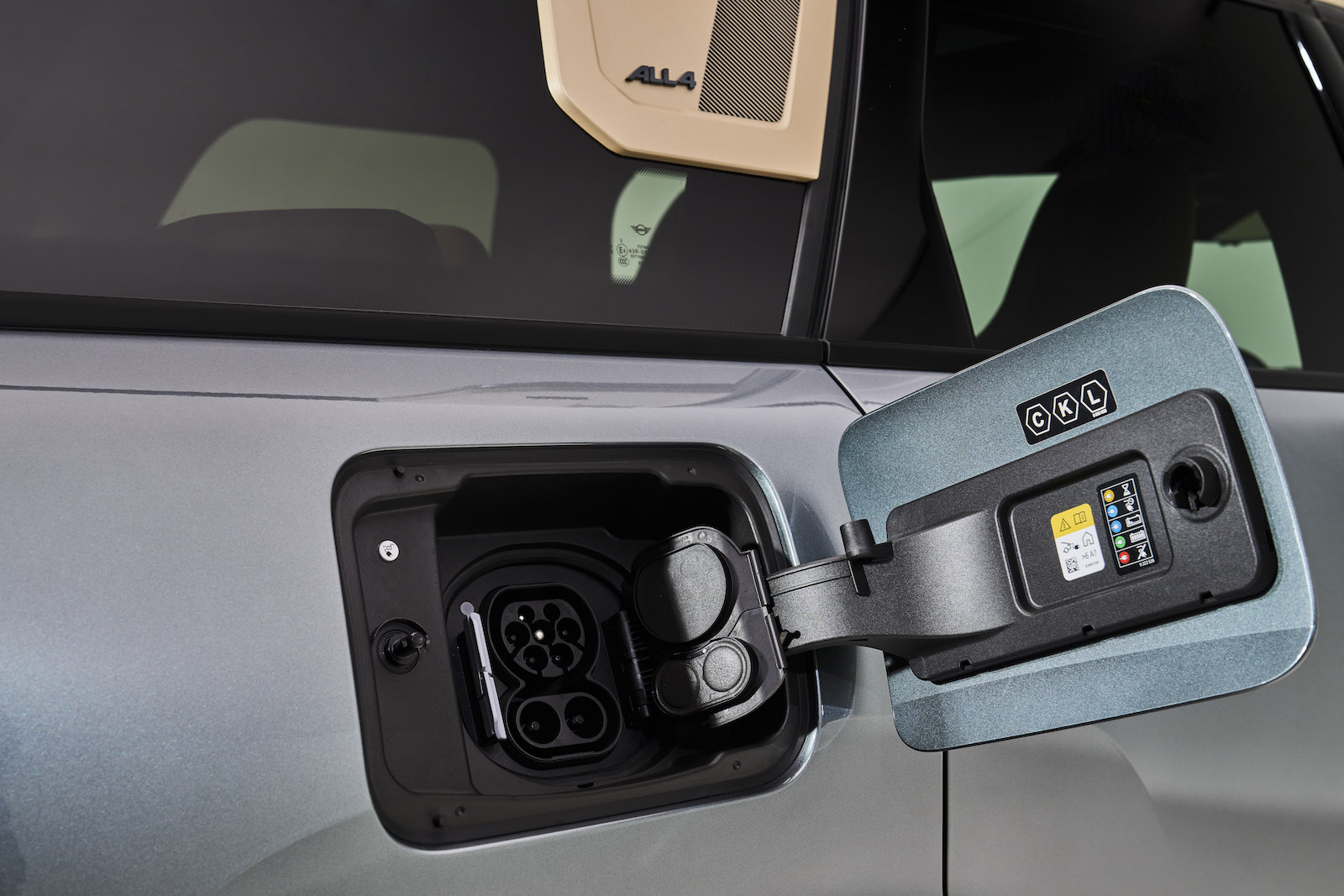 MINIがフルモデルチェンジ！ スーパースターに愛された歴史を振り返る | GOETHE