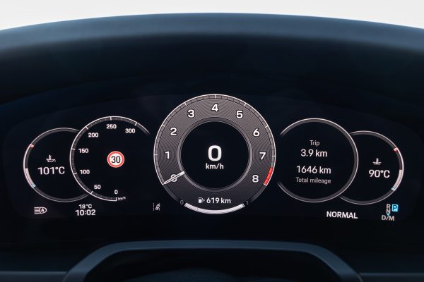 ポルシェ911がハイブリッドに！ 電動化して失ったものと得たもの【試乗リポート】 | GOETHE