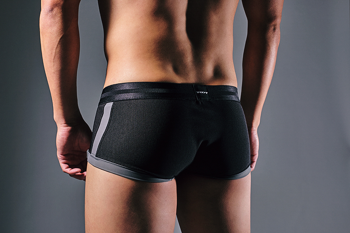 【限定発売】GOETHE×TOOT、大人のための側章入りフォーマルパンツ | GOETHE