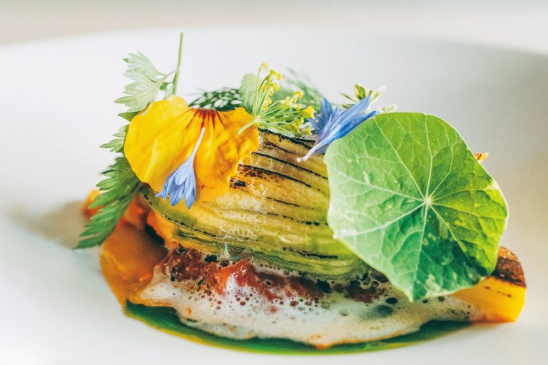 奈良の自然を体感できる、薪火料理の美食宿「VILLA COMMUNICO」がオープン | GOETHE