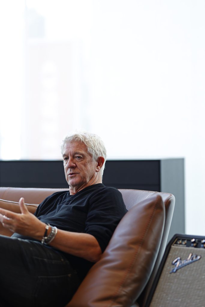 売上高2.5倍の10億ドルに！ ナイキ、ディズニーを革新したやり手CEOは、フェンダーをどう変えたのか？ | GOETHE