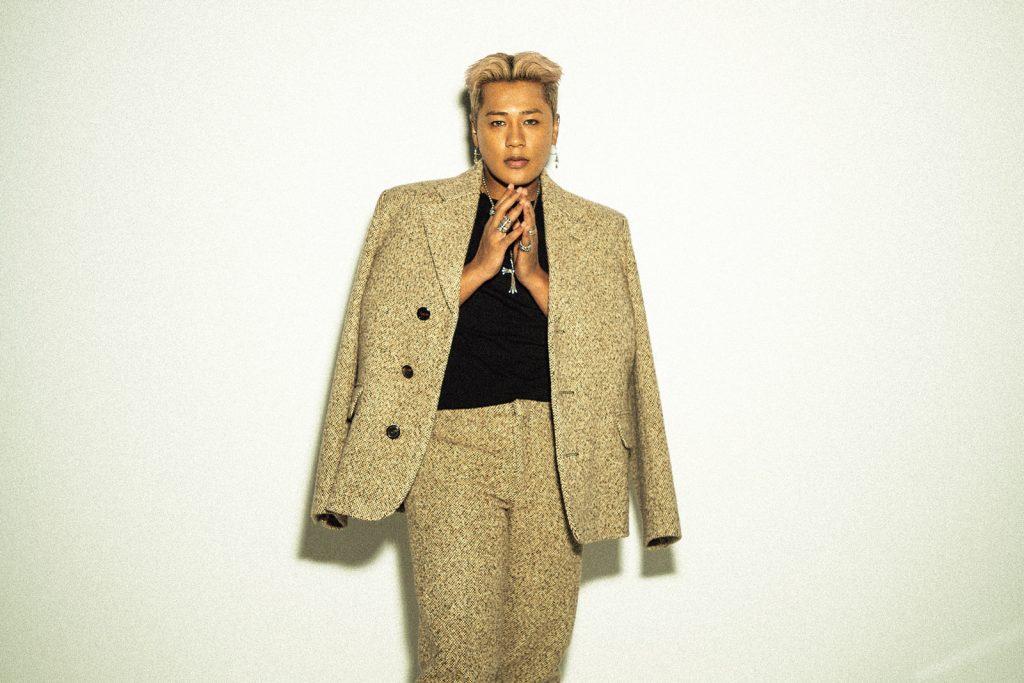 三代目JSB·今市隆二が撮ったELLY「僕がグループのためにできることは“創造”」 | GOETHE