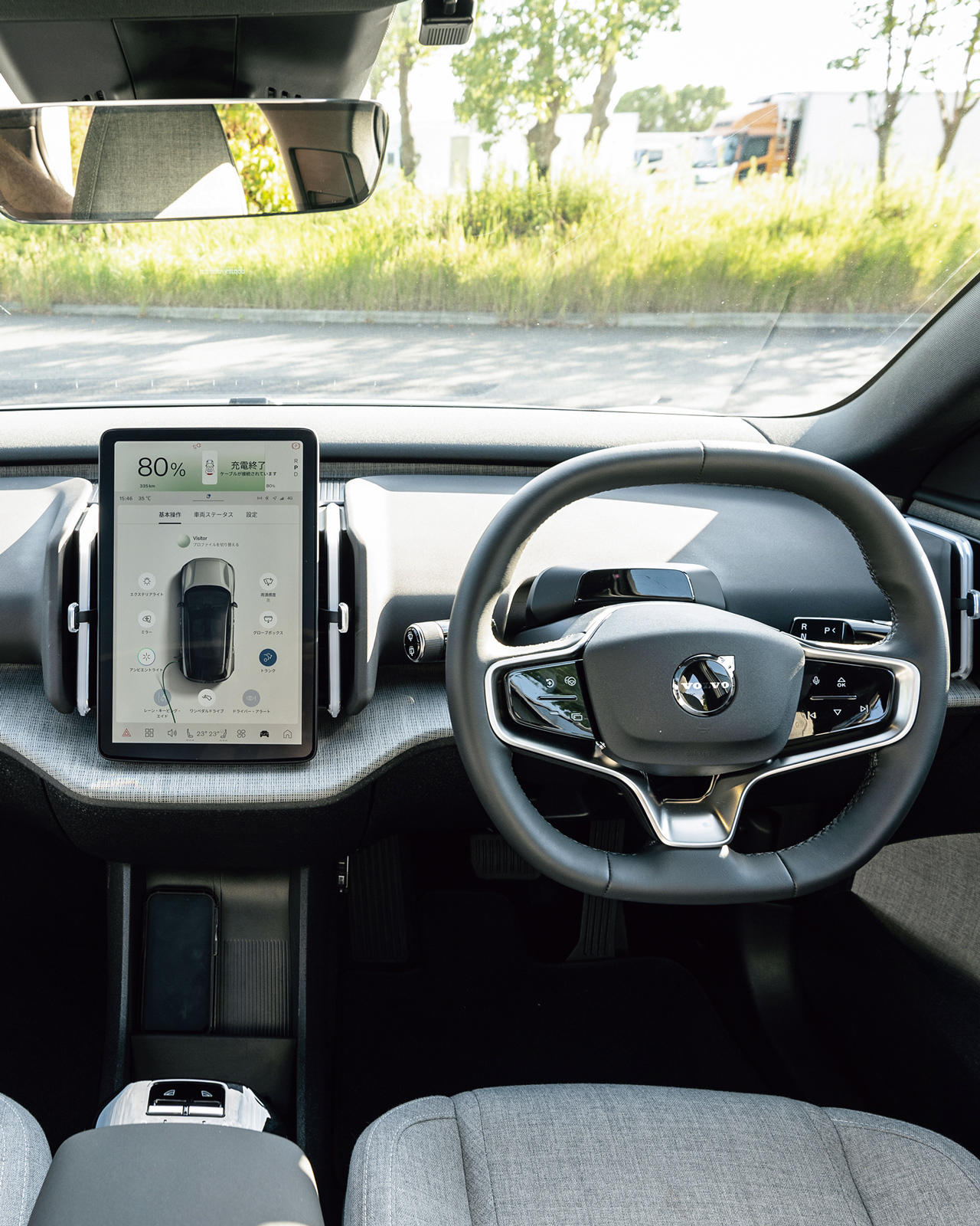 ボルボ最小の電気自動車「EX30」が、エグゼクティブのセカンドカーに最適な理由【試乗】 | GOETHE