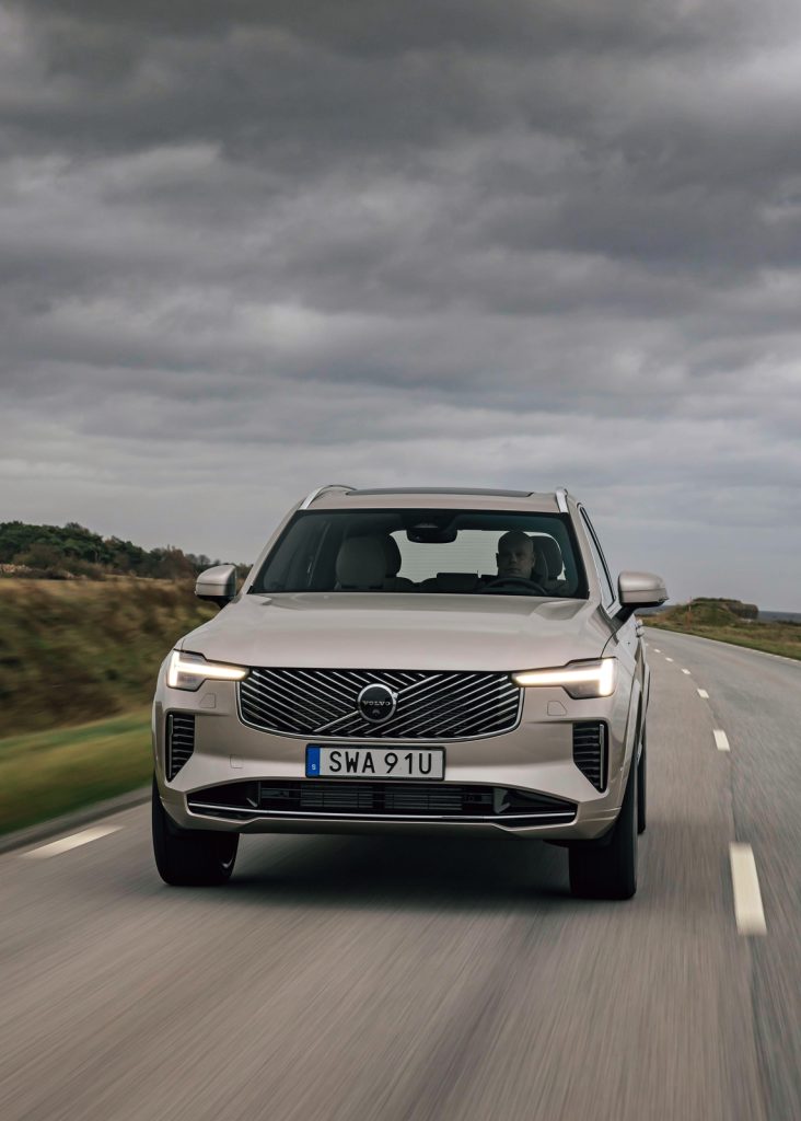 グリルがいい！ ボルボの新型「XC90」を北欧で試乗してみた | GOETHE