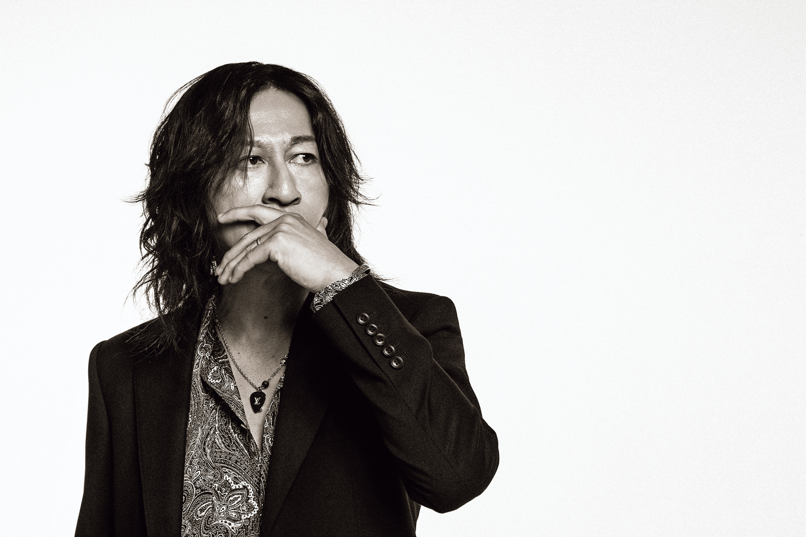 GLAY・TAKURO「氷室京介とTERUの声を聴いて腰を抜かした」 | GOETHE