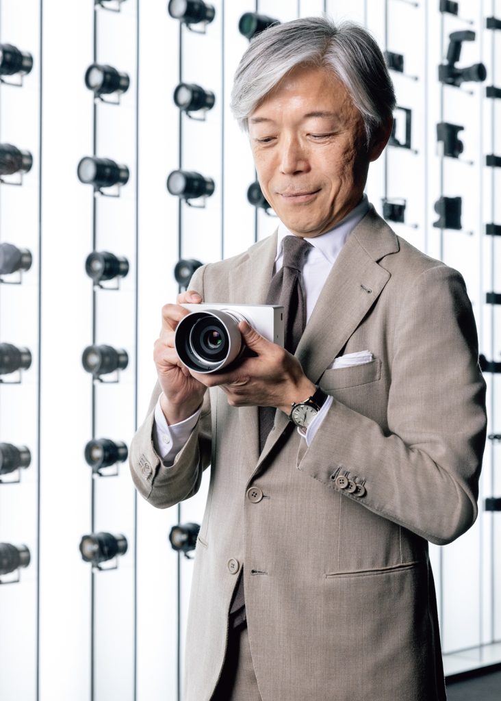 カルティエ、グランドセイコー…日本のカメラ用レンズメーカー、シグマの社長愛用時計公開 | GOETHE