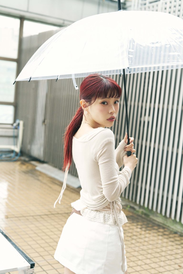 誰かに頼る勇気”が必要」BiSH解散後、アイナ・ジ・エンドが気づいた“人との距離感” | GOETHE