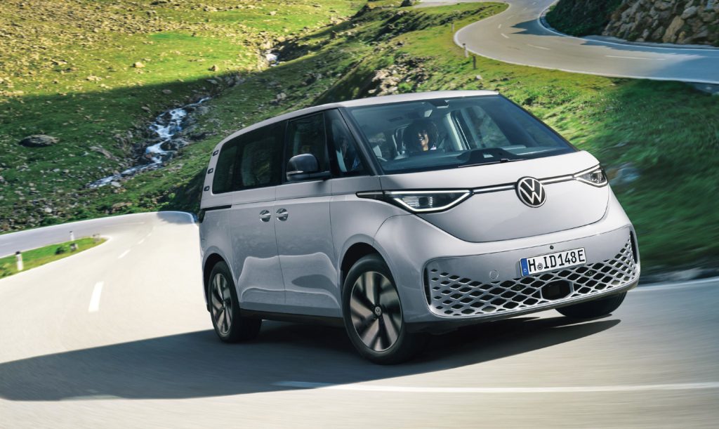 “ワーゲンバス”が帰ってきた！ BEVの新型ミニバン「ID. Buzz」【試乗】 | GOETHE