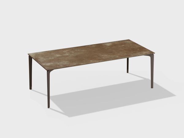 軽量で強靱、100％リサイクル可能。イタリアのアウトドア家具ブランド「FAST」のラグジュアリーチェア | GOETHE