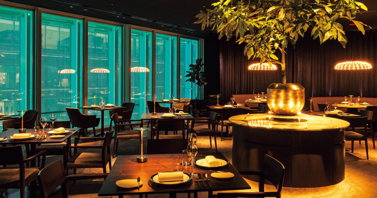 「ティファニー銀座」最上階。大人の社交場「Ginza Sapphire Lounge」とは | GOETHE